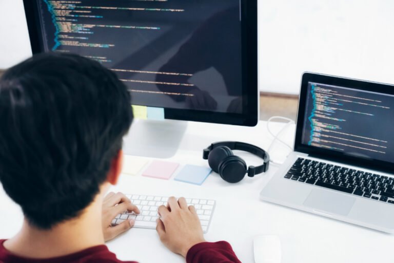 Apa Itu Coding? Mengenal Dasar-Dasar Pemrograman - Koding Akademi Apa Itu Coding? Mengenal Dasar-Dasar Pemrograman - Koding Akademi
